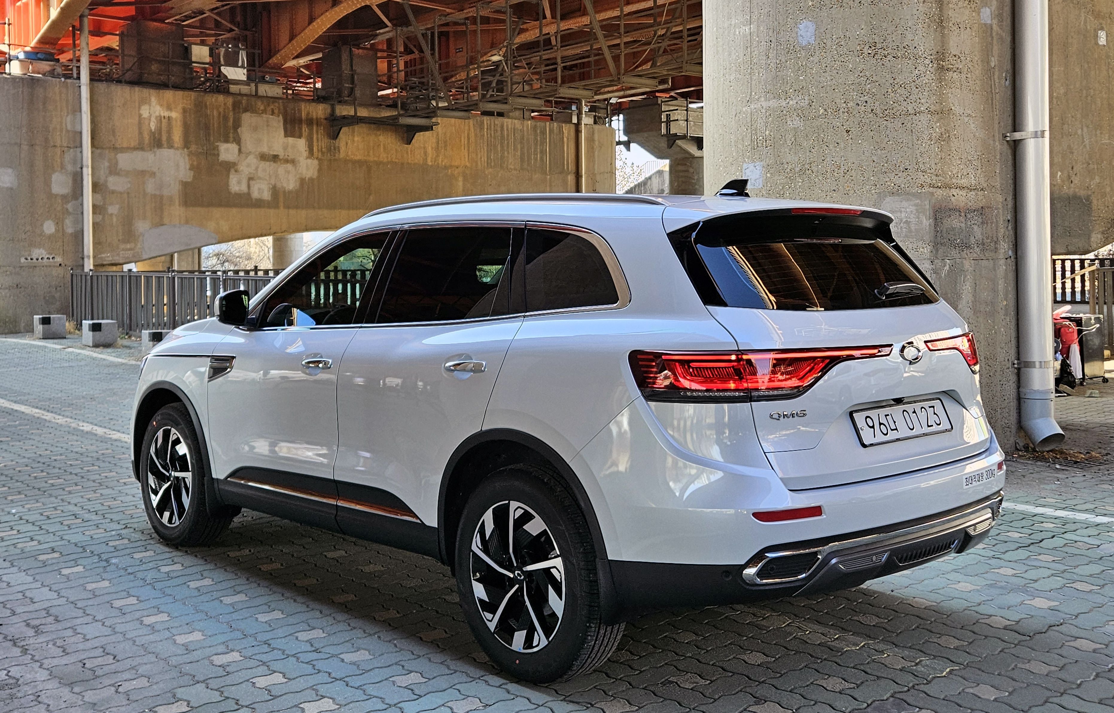 [시승기] 겉은 승용차 속은 화물차… 르노 QM6 퀘스트