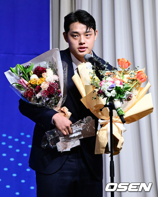 트로피부터 대형 액자까지 수집, 대전 왕자의 꿈이 현실로…"더 넓은 집으로 이사 가야죠"