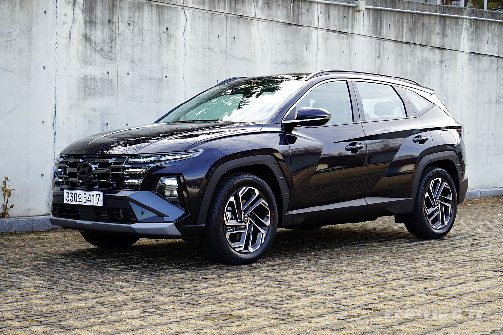 [시승기] 신형 투싼, 실내 고급감은 스포티지를 앞선다 | 탑라이더