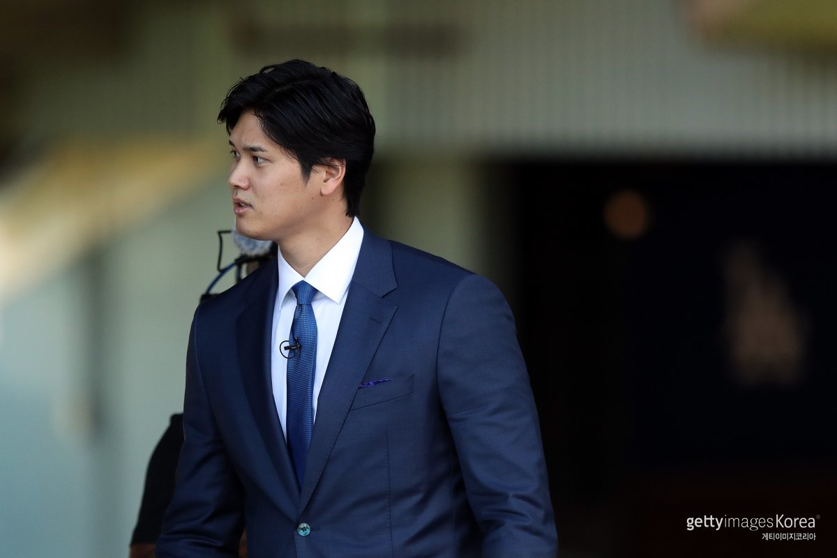 '옷피셜 떴다' 푸른피의 오타니, LA 다저스 공식 입단