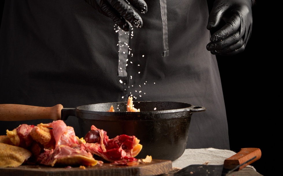 소금은 건강의 적? 무턱대고 ‘저염식’하다가… ‘이런 문제’