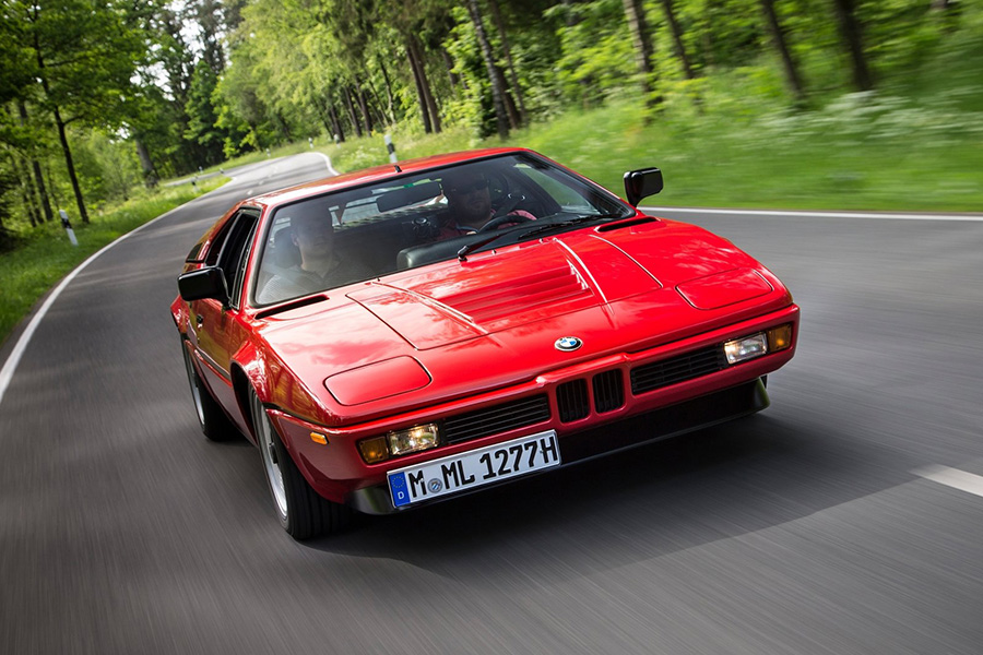 [리뷰] BMW 역사의 유일무이한 존재 - BMW M1