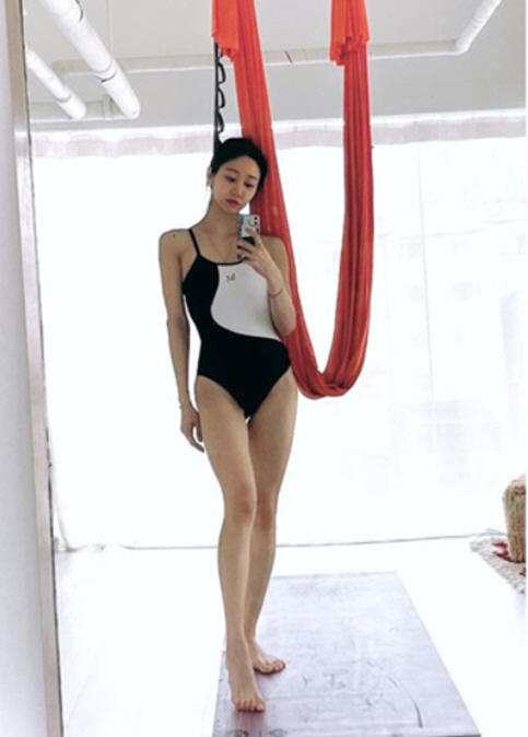 '싱글맘' 한그루, 18kg 감량후 수영복 몸매 자랑..'163cm·42kg' 완벽 자태 ('한그루TV')