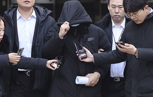 ‘롤스로이스 가해 운전자 마약 처방 의사 구속…“증거인멸 우려”