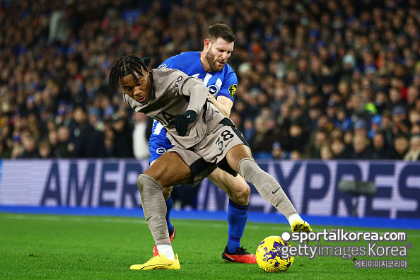 [EPL 19R 리뷰] '손흥민 어시스트' 토트넘, 브라이튼에 2-4 쓰라린 패배...리그 4연승 실패