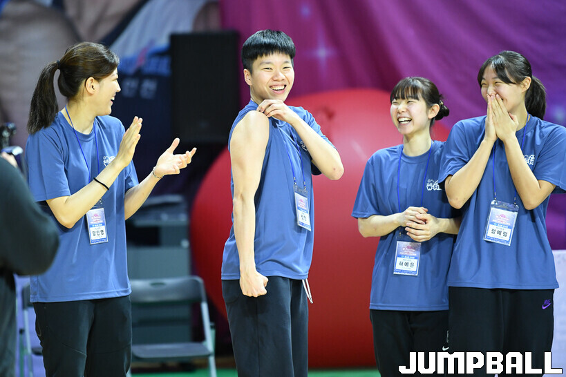 [JB포토] WKBL 걸즈 페스티벌, W스타 진안 '근육 보이며 승리 다짐'