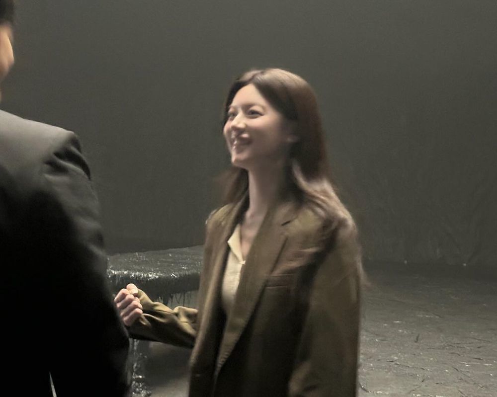 고윤정, 사진 흔들려도 숨길 수 없는 미모…찡그린 표정까지 러블리