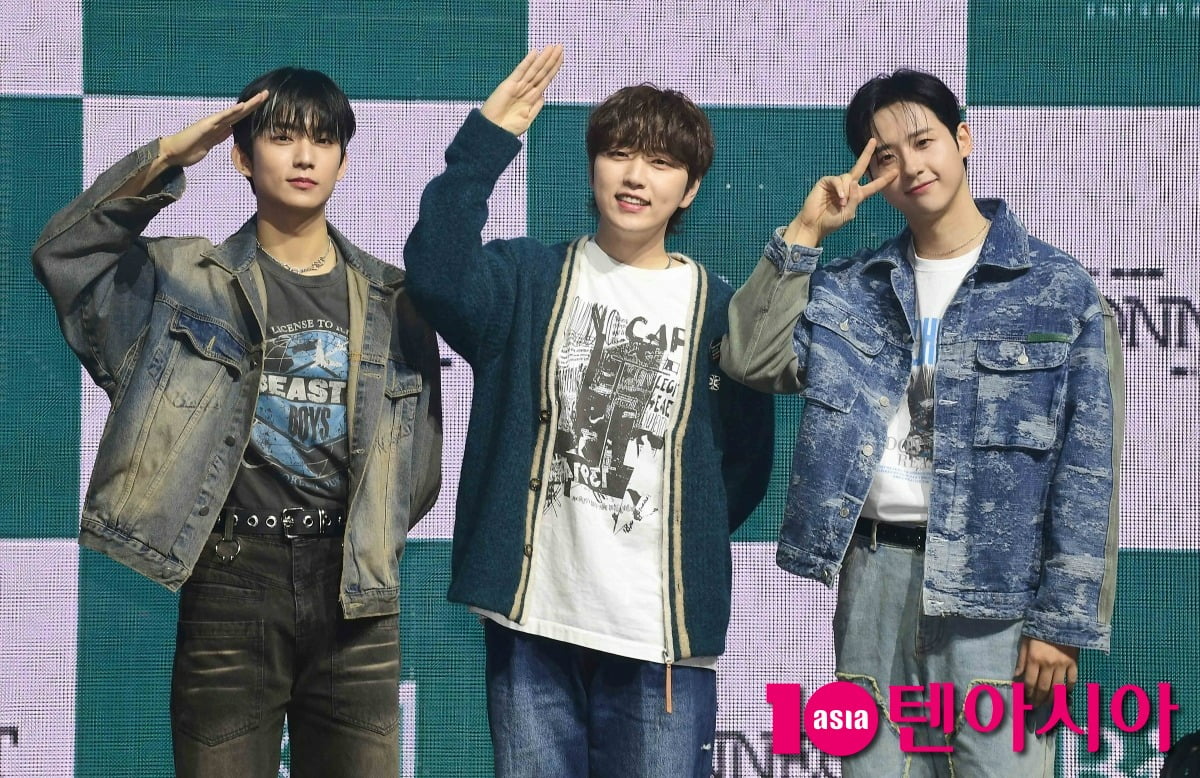 '컴백' B1A4 "군백기 드디어 끝…노련한 청량미 완성됐다"