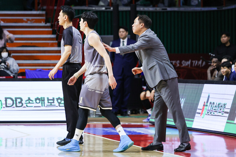 [게임 리포트] ‘퍼스트 스쿼드’ 찾은 KCC, SK와 얽힌 '13연승 좌절의 추억'