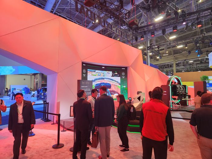 [CES 2024+현장] “'손님 맞이' 나선 거대한 굴착기”…HD현대, ‘XITE 대전환’ 드라이브