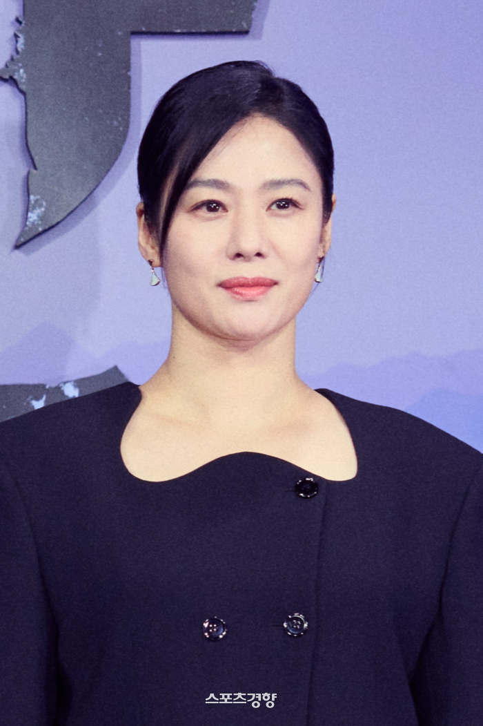‘선산 김현주 가장 찌질하고 불안한 얼굴로