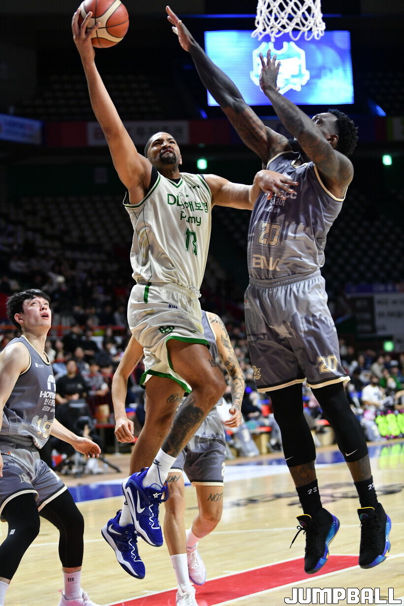 ‘알바노 극적 위닝샷’ DB, KCC에 3라운드 패배 설욕