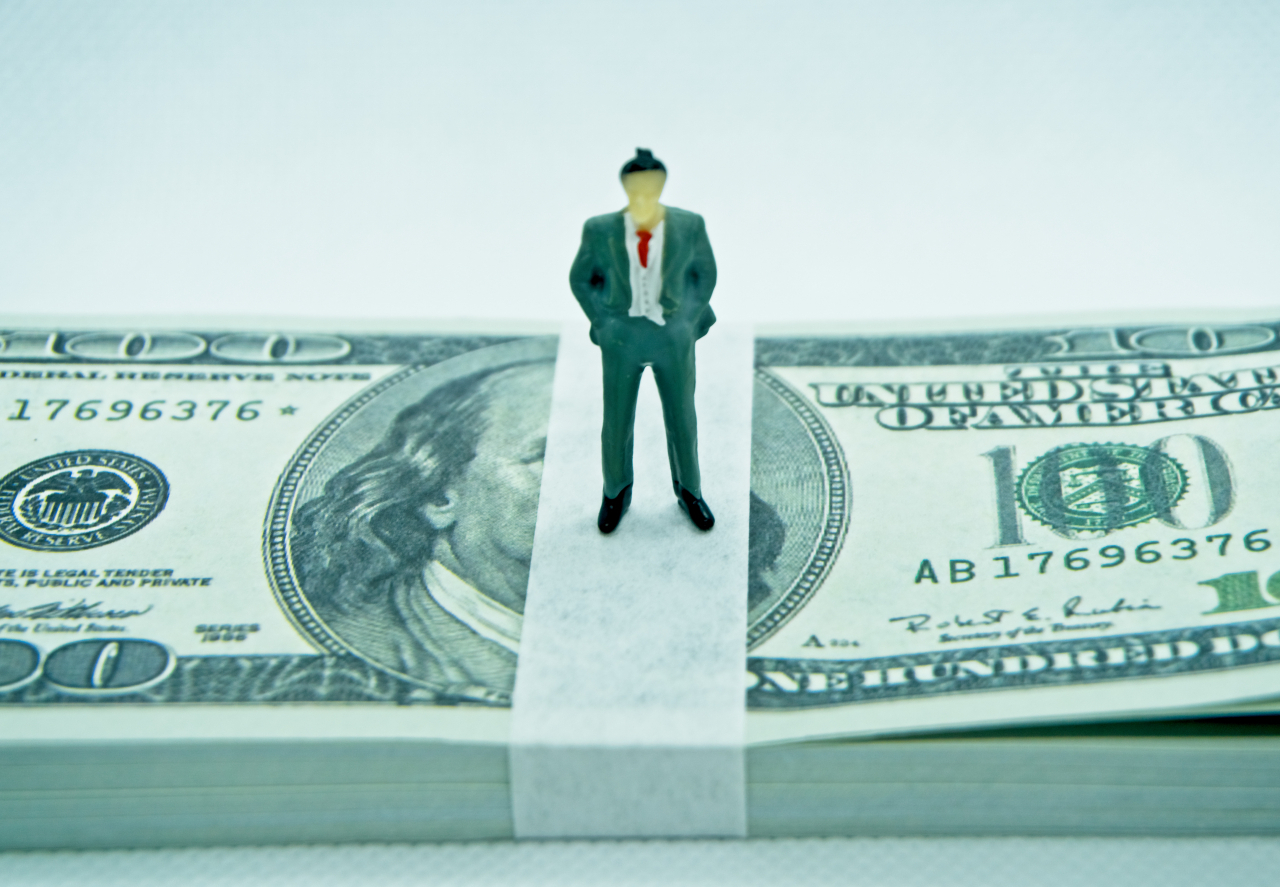 Over 3,700 high-income workers make more than W110m monthly: data