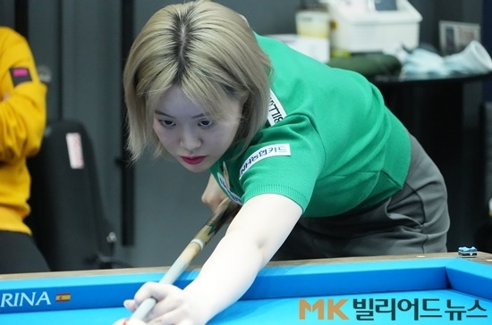 “이번엔 달라” 김보미, 우승후보 김가영 꺾고 4강…임정숙과 결승행 다퉈[LPBA8차전]