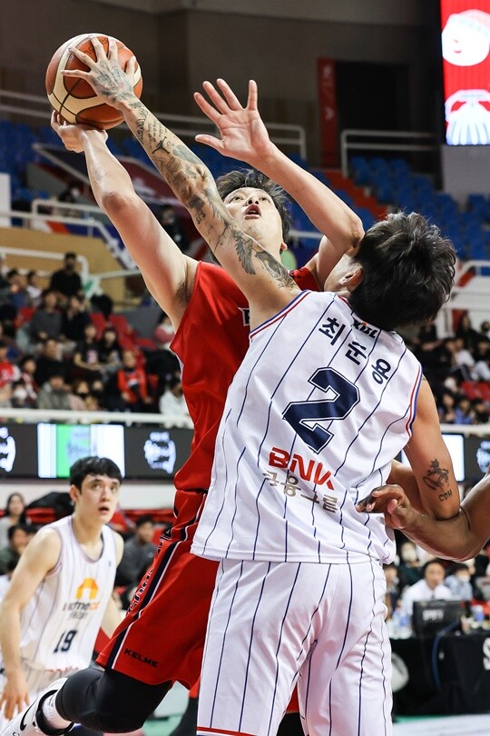 [BK 리뷰] 빠르게 많이 달린 현대모비스, KCC전 4연패 탈출 … 함지훈, 현대모비스 역대 선수 중 개인 득점 1위