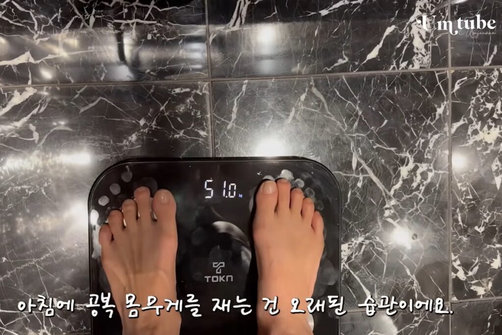 갑자기 51kg으로 감량해 복근 보여준 46세 여배우”난리” | 셀럽스케치