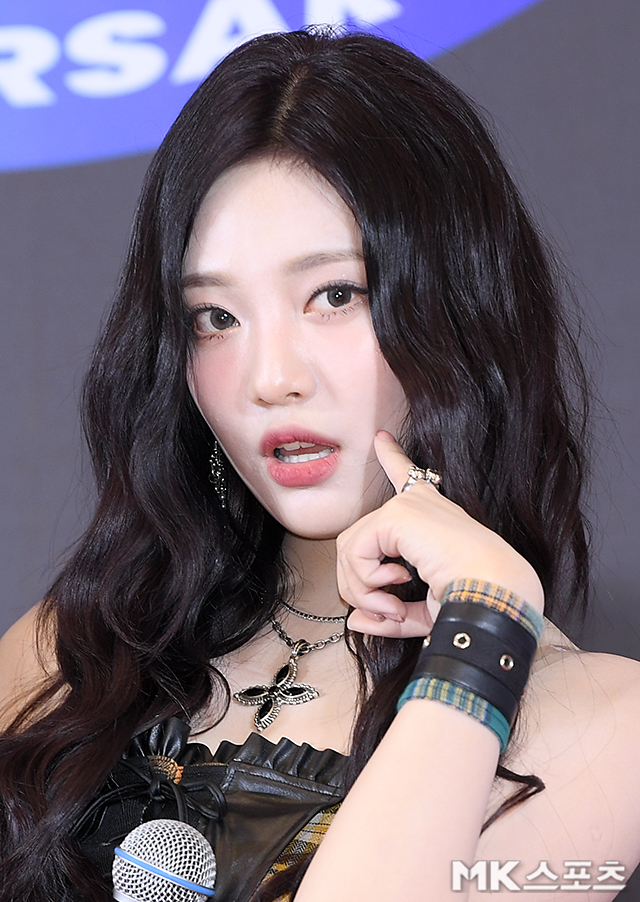 닝닝 ‘나 예뻐?’