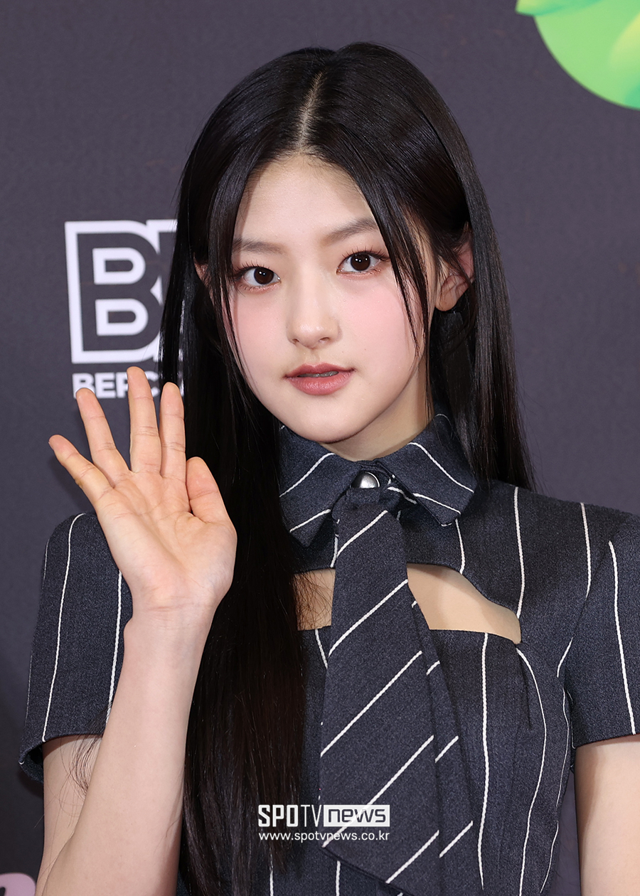 [포토S] 키스오브라이프 하늘, 매력적인 눈매