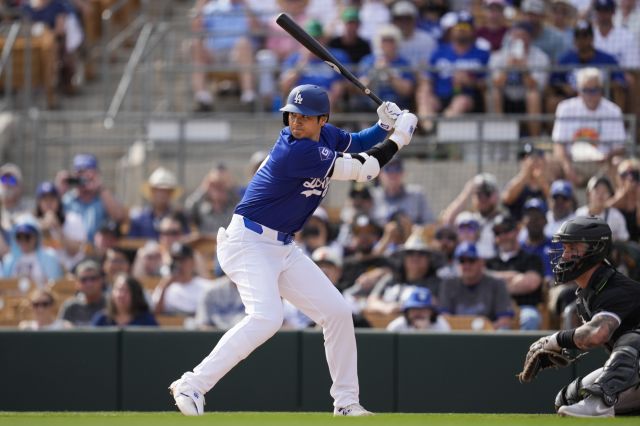 “정말 놀랍다”… 오타니, 다저스 유니폼 입고 첫 홈런