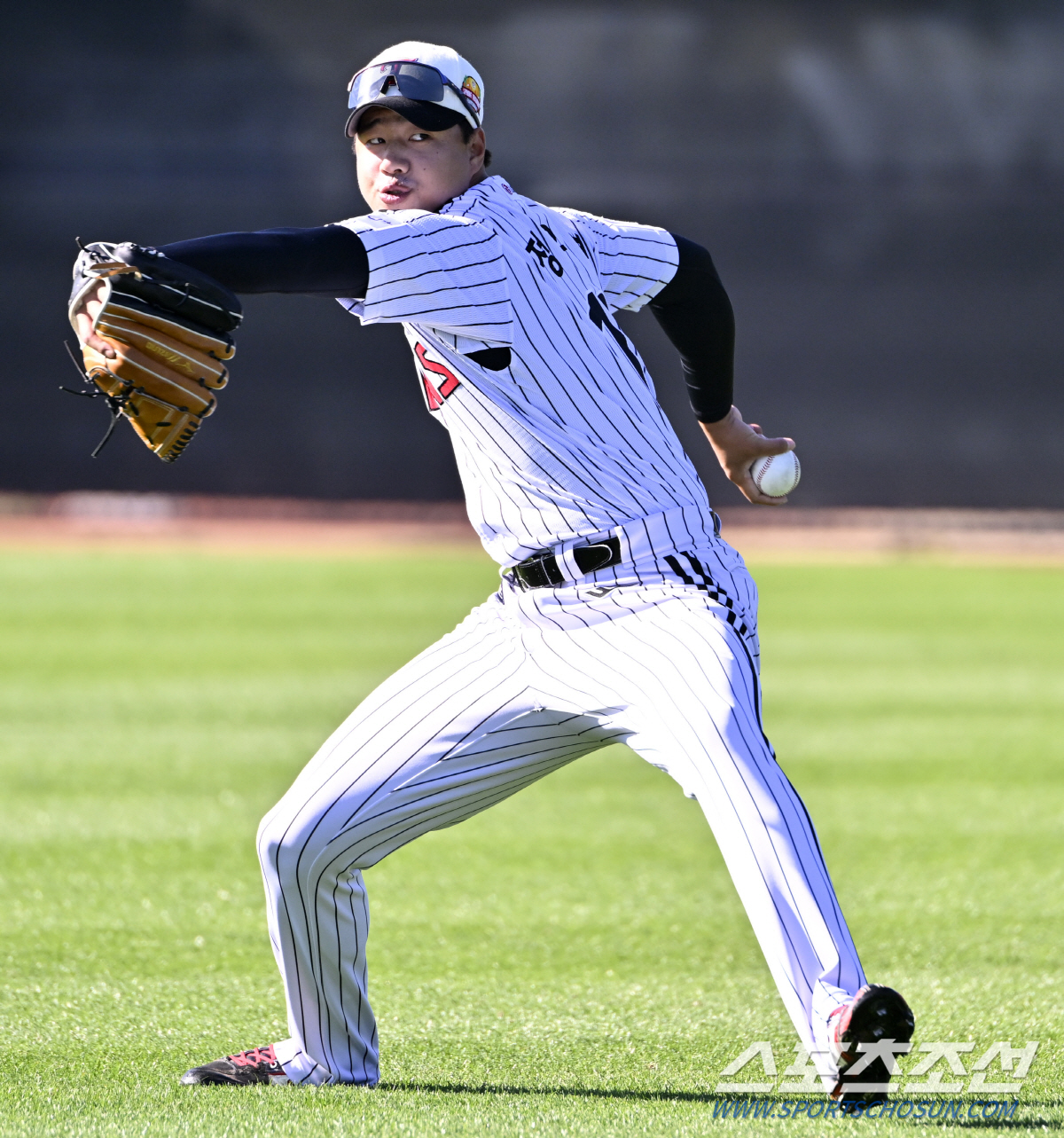 "우석이형 부러워요" ML 꿈꾸는 '광속 사이드암'의 선언 "157km 구속 되찾겠다" [SC캠프 in AZ]