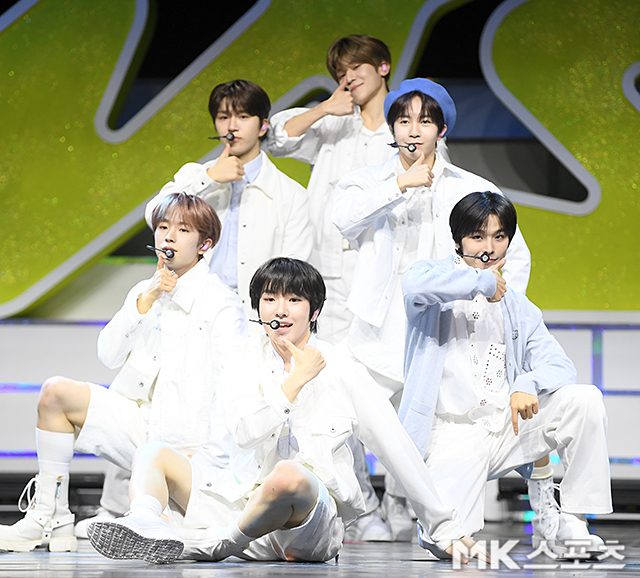 청량하고 파워풀하게…‘데뷔’ NCT WISH, ‘위시 아이콘’ 노린다 [MK★컴백]