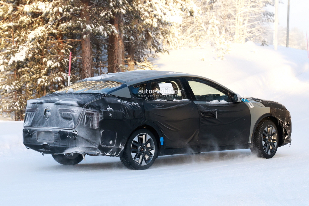 기아 K3 풀체인지 실내부터 공개, EV9이랑 비슷하다 | 탑라이더