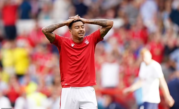 [오피셜] PL 강등권 바뀐다...'린가드 전 소속팀' 노팅엄, PSR 위반으로 승점 4점 삭감→18위 추락