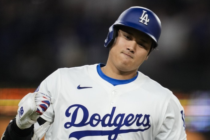 '마수걸이포 터졌다' 부진 겪던 오타니, 다저스 이적 후 첫 홈런