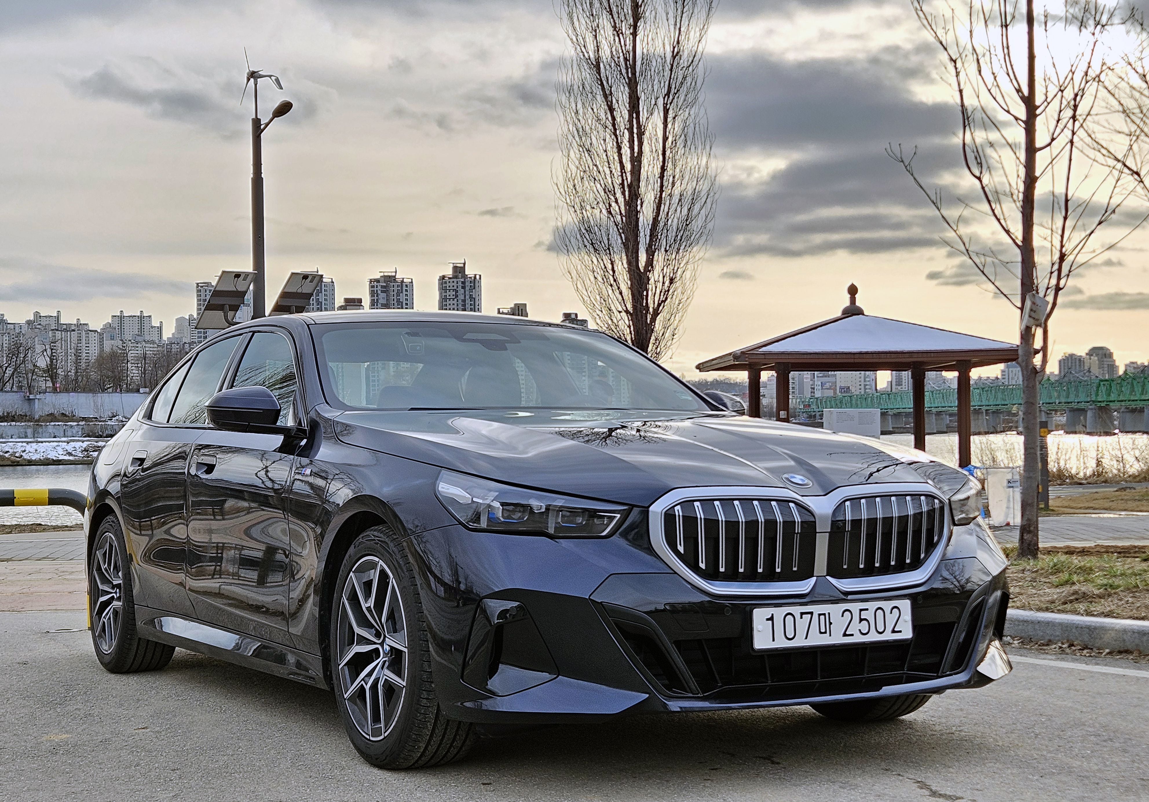 [시승기] ‘수입차 1위’ 탈환 주역… 신형 BMW 520i