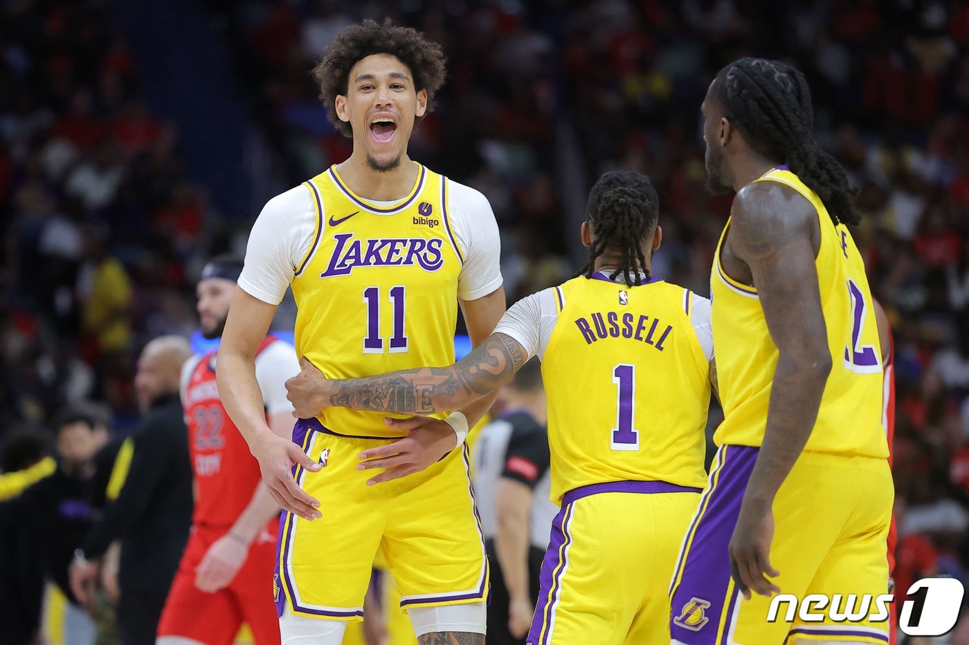 NBA 레이커스, 뉴올리언스 꺾고 8강행…GSW는 PO 탈락