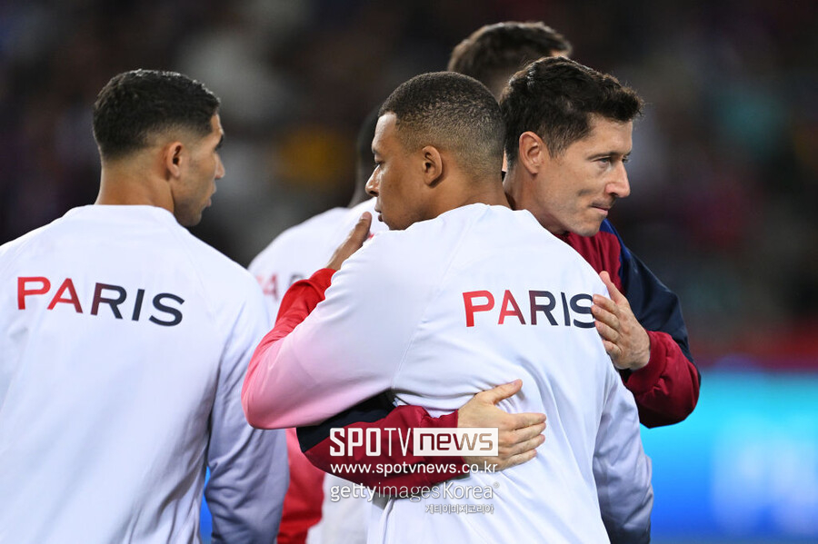 [UCL REVIEW] '이강인 교체 출전' 역대급 미친 대역전극 나왔다! '음바페 멀티골' PSG, 8강 2차전서 바르셀로나에 4-1 대승...합산 스코어 6-4로 4강 진출