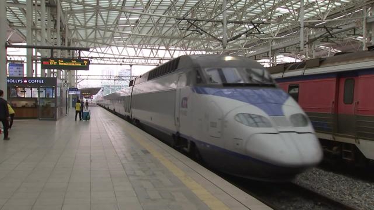 서울역서 무궁화호·KTX 접촉사고..."승객 287명 환승 조치"