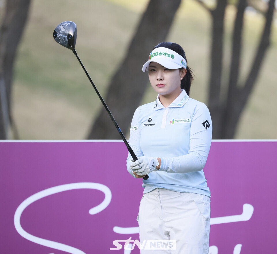 [포토]첫홀 티샷하는 서어진