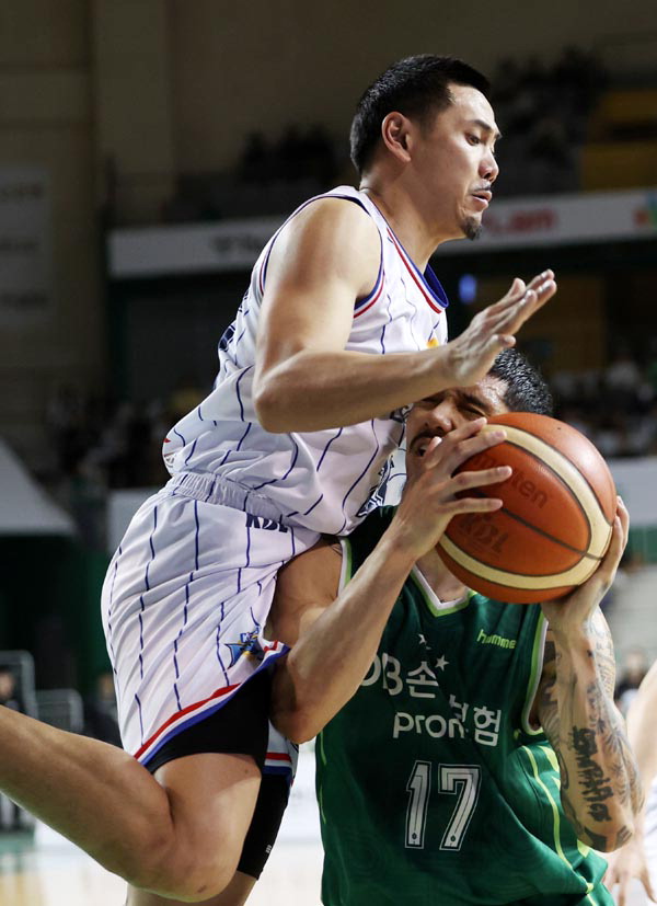 라건아 빛바랜 연속 ‘더블 더블’…KCC, DB에 쓴잔