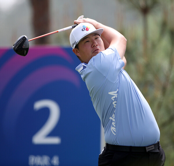 67타 때린 임성재, 우리금융 챔피언십 2R 선두 경쟁 [KPGA]