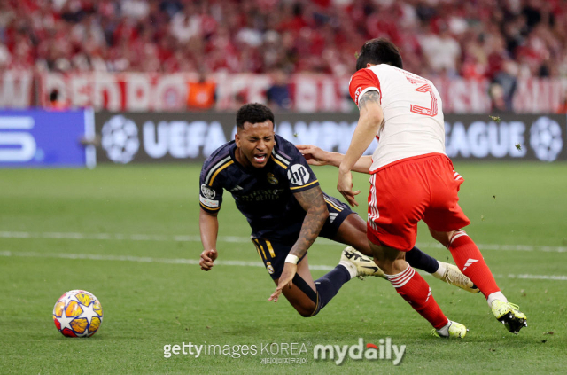 '침투 농락+PK 헌납→2실점 빌미' 김민재의 처참한 활약...뮌헨, UCL 4강 1차전서 레알과 2-2 무승부