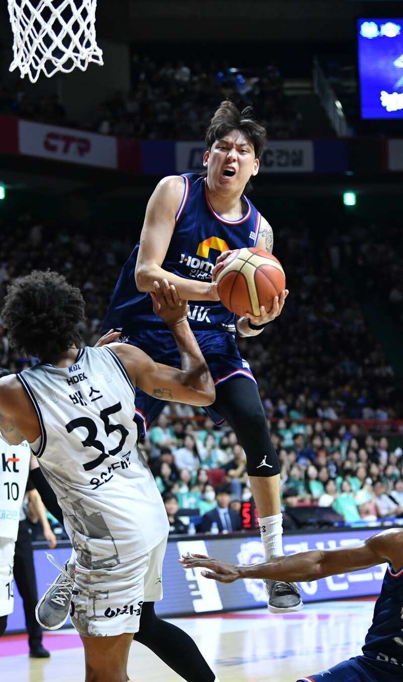 [KBL FINAL 리뷰] '분산 그리고 다양성' KCC, KT 추격 따돌리고 승리... 우승 확률 100% '만남'