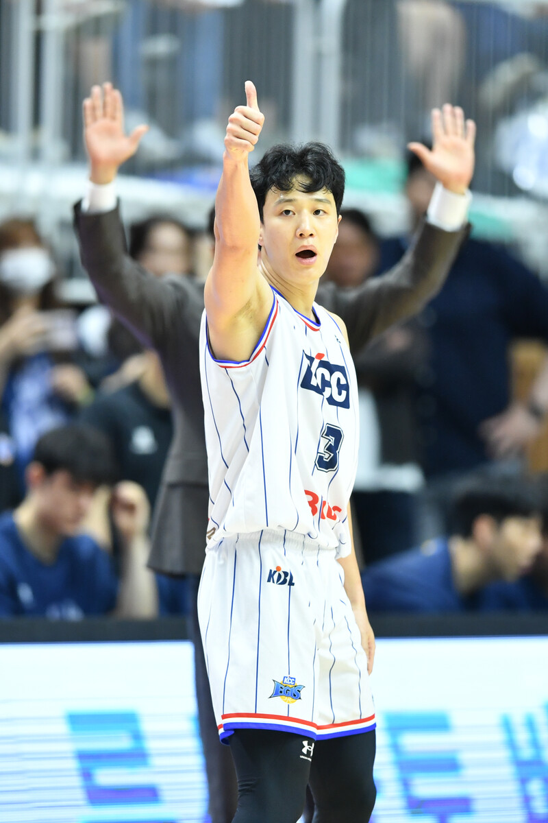 [KBL FINAL 리뷰] ‘허웅-라건아 원투펀치’ KCC, KT 잡고 통산 6회 챔피언 등극...2010~2011시즌 이후 13년 만에