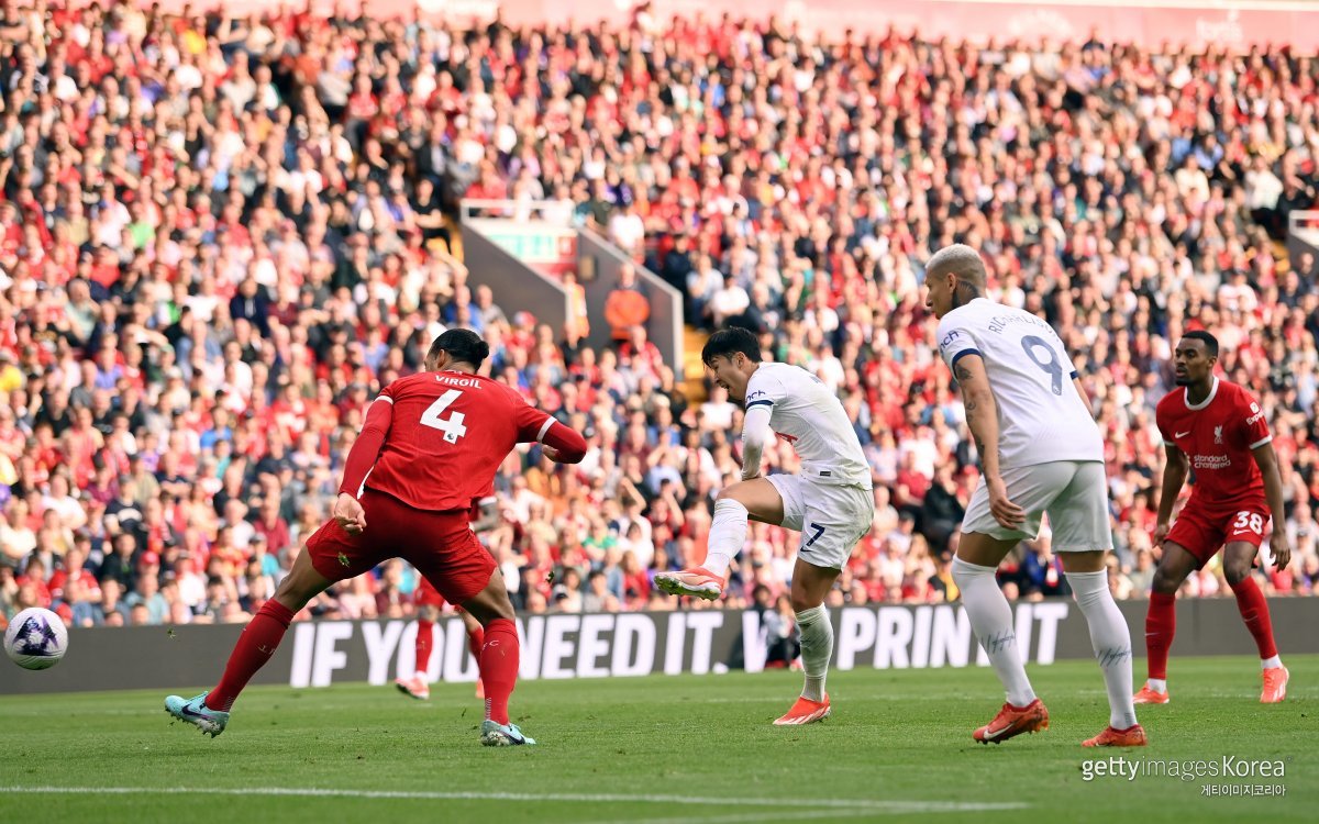 손흥민, EPL 300번째 경기서 120호 골 '토트넘 또 패배'