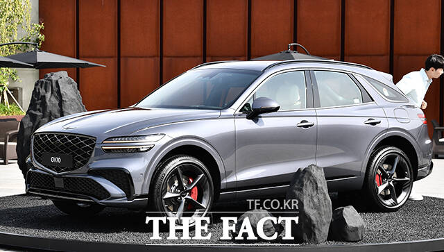 제네시스, 세련된 디자인·독보적 상품성 갖춘 'GV70 부분 변경 모델 출시' [TF사진관]
