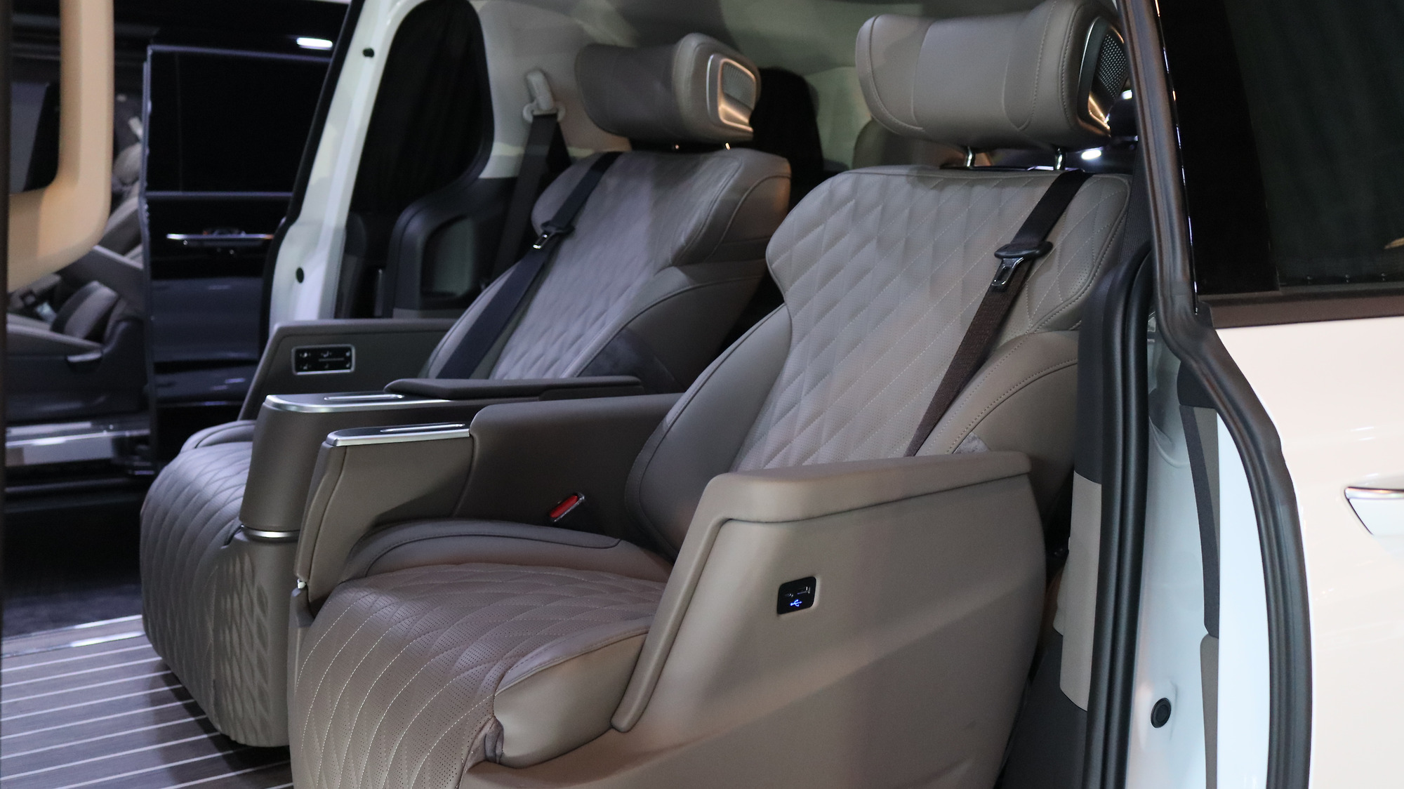 "남다른 가성비" 기아 카니발 9인승 '카니발 CL9' 비교적 빠른 출고 및 하이브리드까지 | 유카포스트