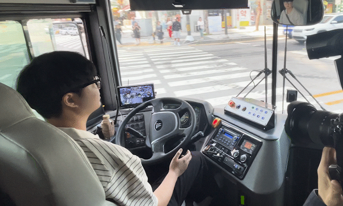 KT racing toward autonomous driverless buses with test run in Anyang