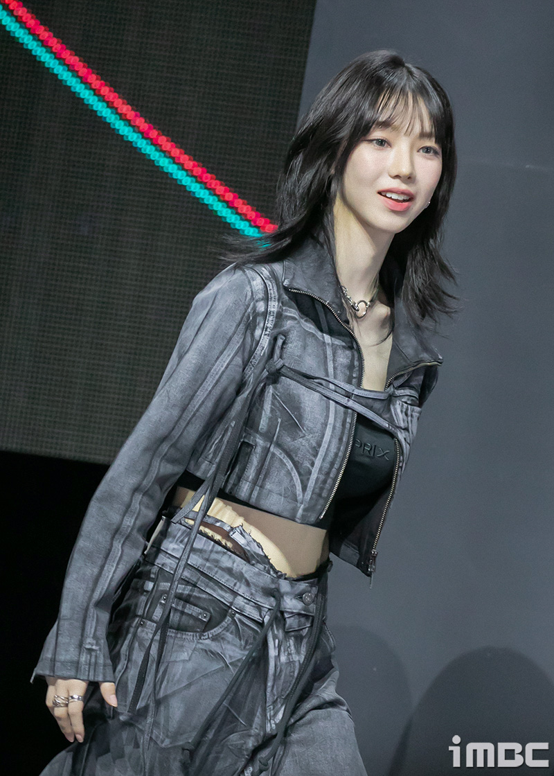 움짤 에스파 카리나 아마겟돈 여신