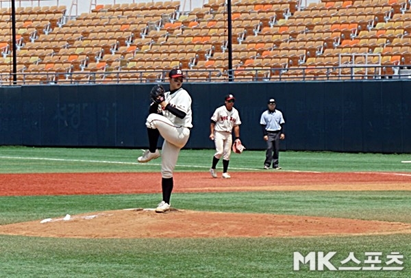 KIA·대투수 보고 꿈 키운 덕수고 ‘우완 에이스’ “155km/h·청대 도전, 1R 지명도 받고 싶다”