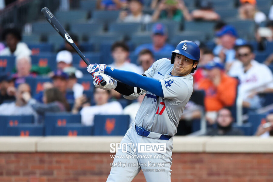 "이런 선수가 있나" 오타니 166㎞ 대포에 뉴욕이 놀랐다…5타수 무안타→14호 홈런+적시타 3타점쇼