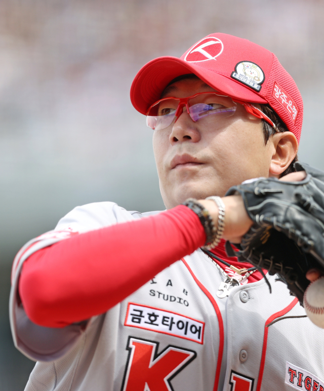 "어떻게든 분위기 반전시켜야겠다"…KBO 역대 2번째 '2000K' 위업보다, 연패 탈출에 집중했던 대투수의 '책임감' [MD광주]