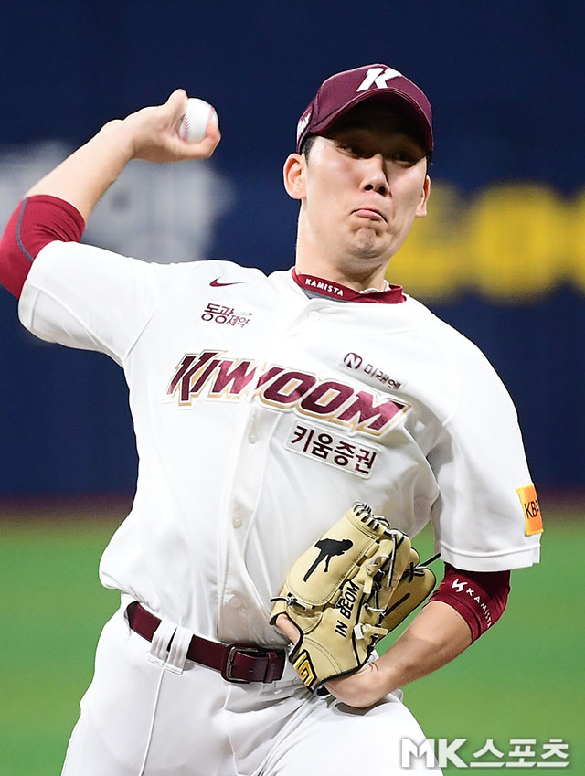 ‘패패패’ 데뷔 첫 연승 이후 ERA 6.91이라니…KBO 새 역사 썼던 24세 신인왕 후보의 난조, 홍원기가 해줬던 말이 있다