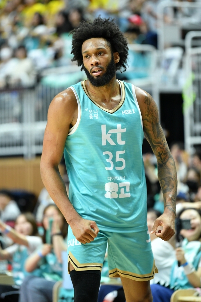 KBL 떠난 ‘생태계 교란종’ 배스, 결국 중국 간다…‘CBA 4강’ 저장 골든 불스와 계약