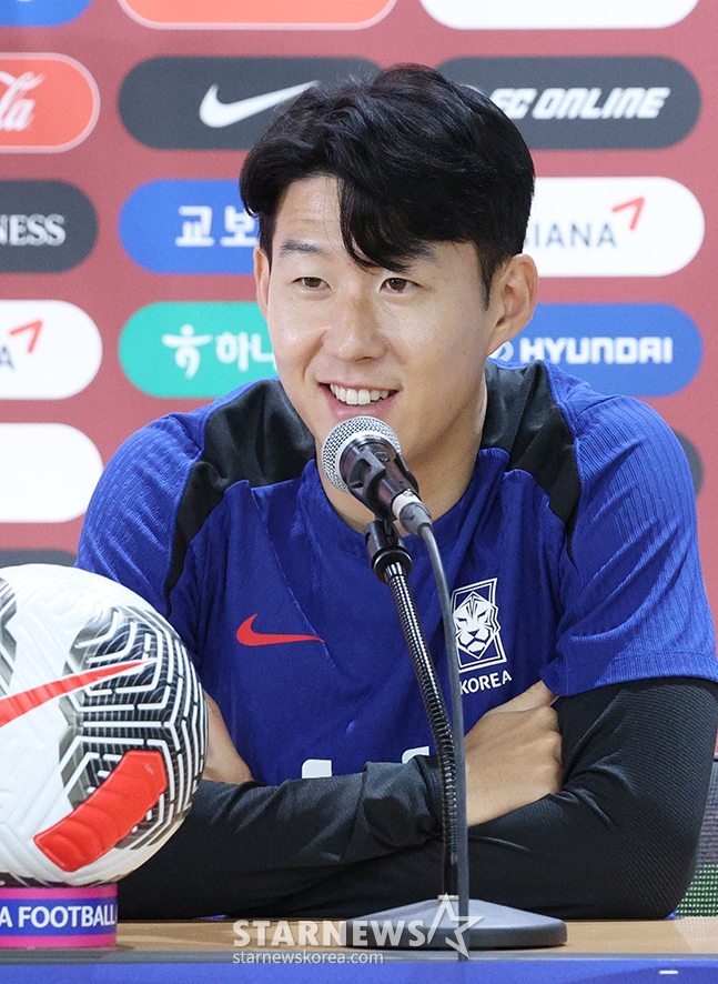 손흥민 '맏형' 주민규 '공격 본능' 극찬했다 "나도 공격수지만... 민규 형 스타일 보고 배워" [현장 일문일답]