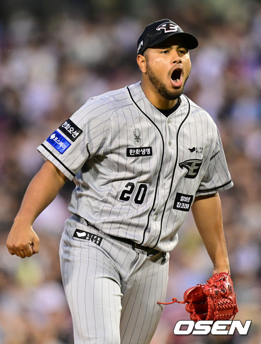 153km 쾅! 'ML 22승' 바리아, 2G만에 KBO 완벽 적응...6이닝 1실점 '데뷔 첫 승 보인다' [오!쎈 잠실]